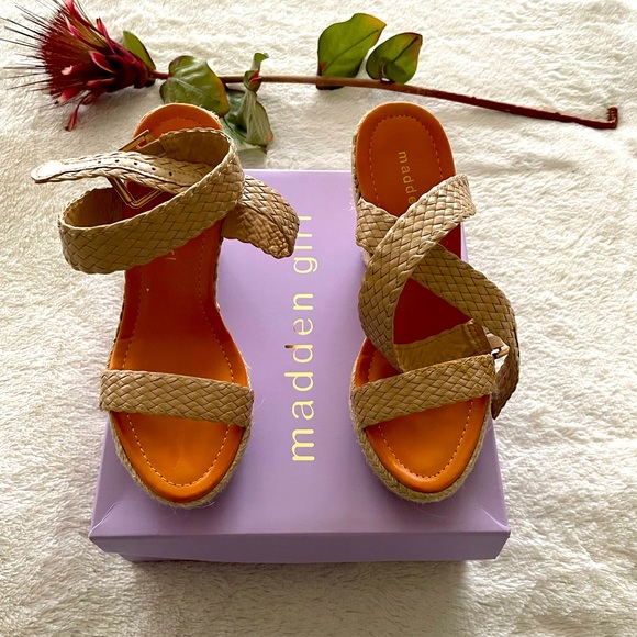 Steve Madden | Shoes | Spring Savings Steve Madden Straw Platforms ...